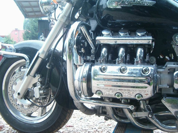 front engine guards HONDA F6C VALKYRIE | Brands \ M \ METALROUTE ...