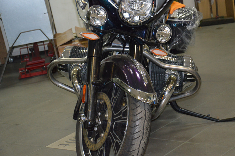 front engine guards MODEL 2 BMW R18 /R18 B Bagger | Motorcycle ...