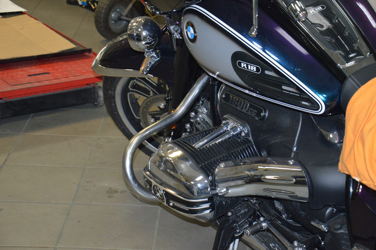 front engine guards MODEL 2 BMW R18 /R18 B Bagger | Motorcycle ...