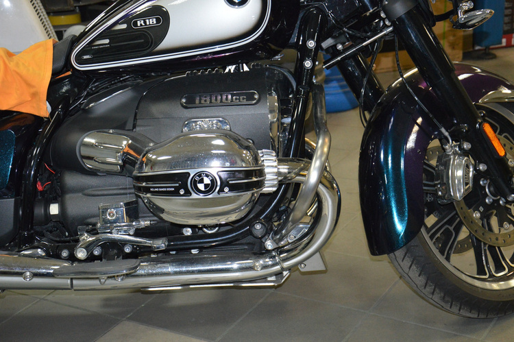 front engine guards MODEL 2 BMW R18 /R18 B Bagger | Motorcycle ...
